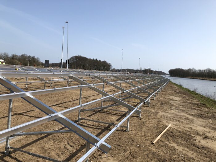 Ground-mounted solar structures - FIRST BASE Ground Screws